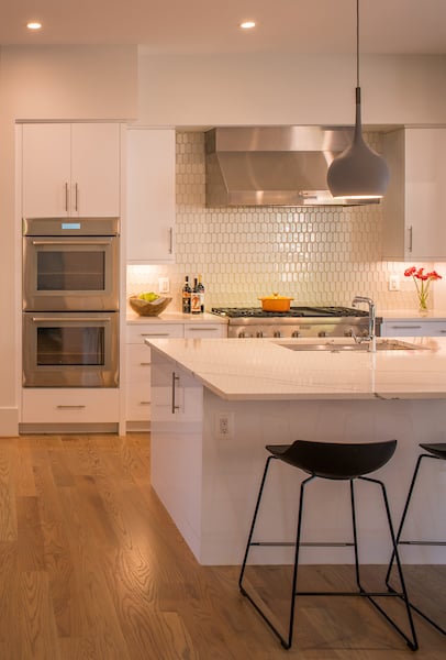 Top Design Trends for High-End Kitchens in Custom Homes