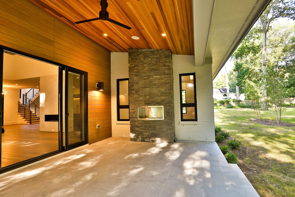Custom Homes vs Mass-Produced Builds: The Truth Behind the Price You Pay